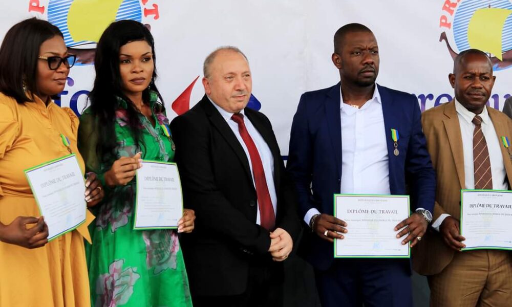 Gabon: Prix import honore 120 de ses employés – Vox Populi 241