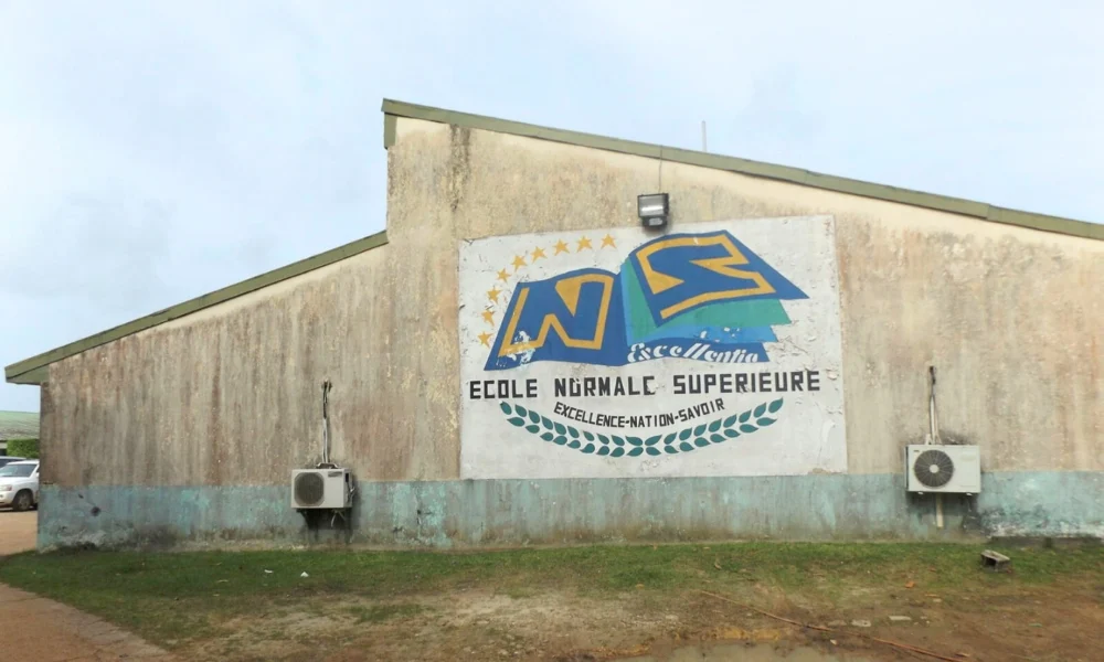 Gabon /École normale supérieure: entre diversion & manipulation – Vox ...